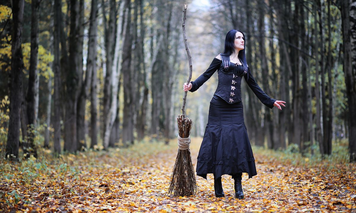 10 étapes pour un costume de sorcière effrayant